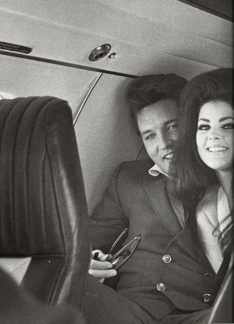 Black and White image inspiration on Designspiration