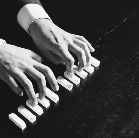 Color Palette generated based on #181818, #4C4C4C, #9A9A9A, #DBDBDB ...