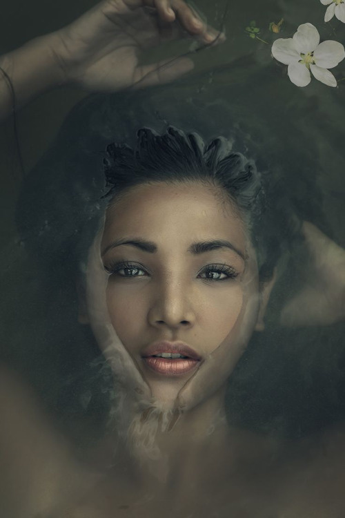 Creative photography, water, people, poster, and girl image ideas ...